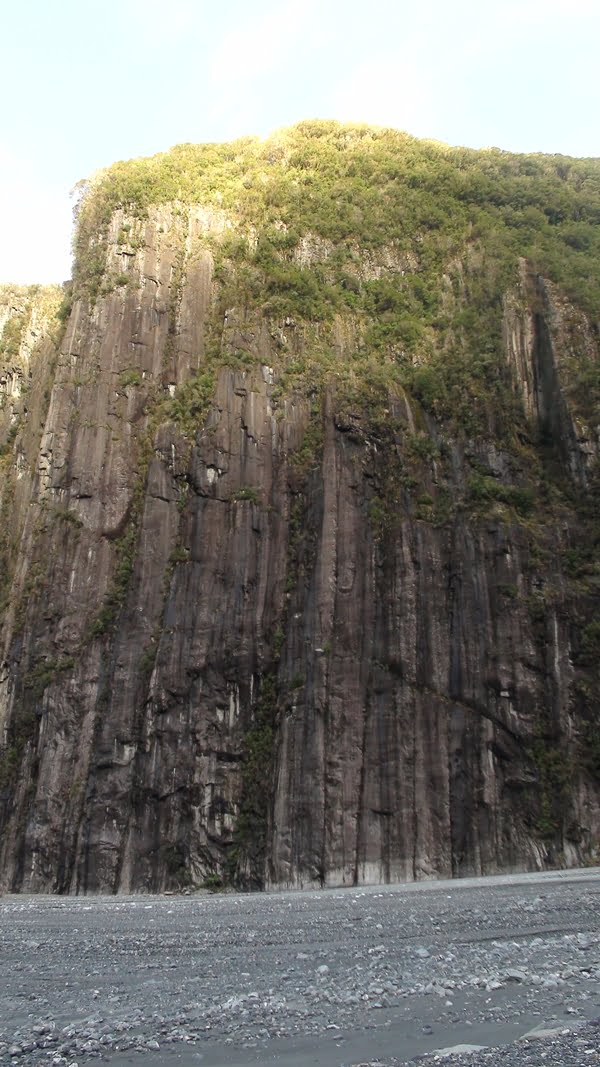 NZ 2014 Fox Glacier sheer cliff face