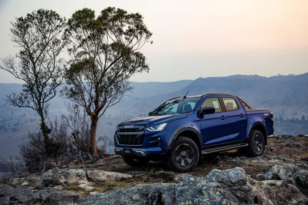 Isuzu D-MAX 21MY 4x4 X-TERRAIN Crew Cab Ute Cobalt Blue mica (9) - OzRoamer