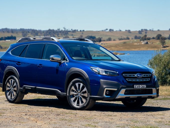 2023 Subaru Outback Touring XT Sapphire Blue front qtr