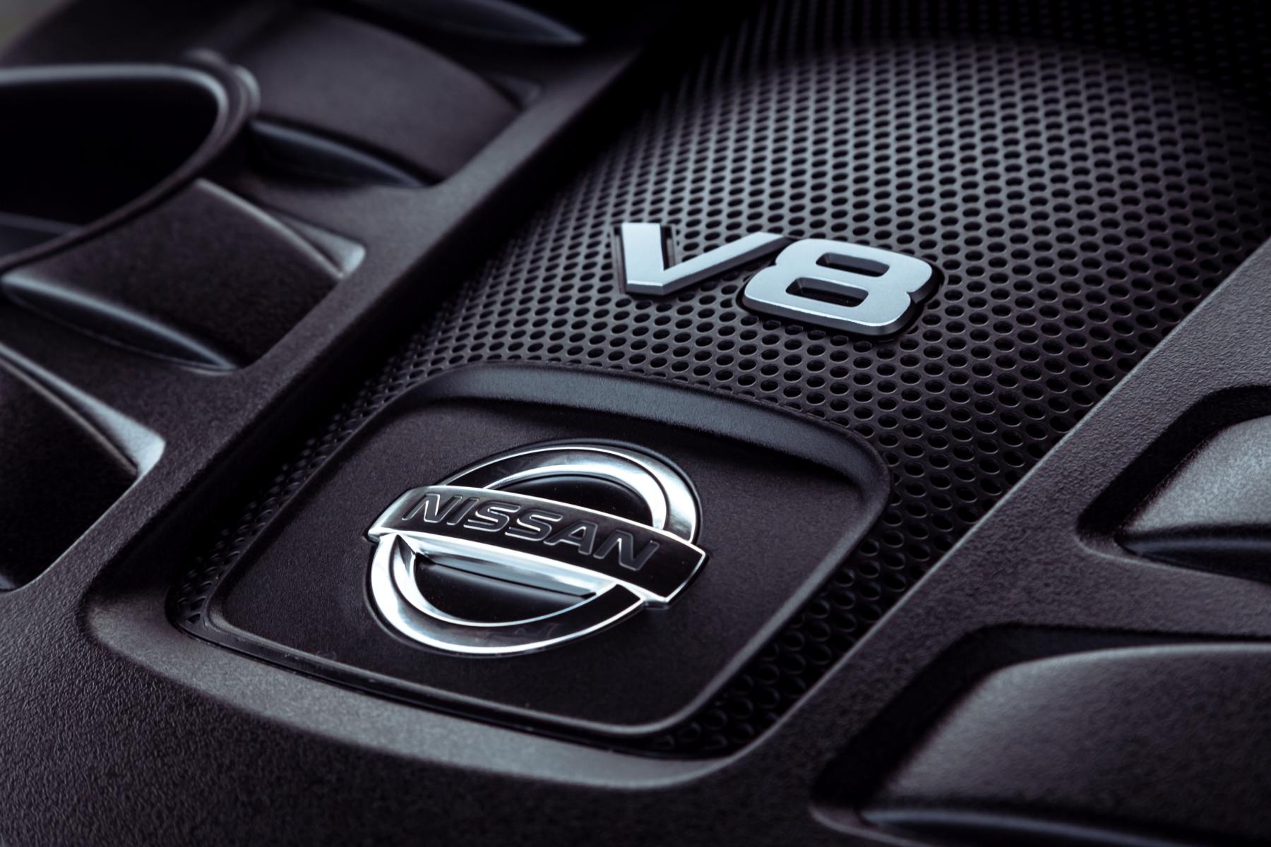 Nissan PATROL V8 Engine